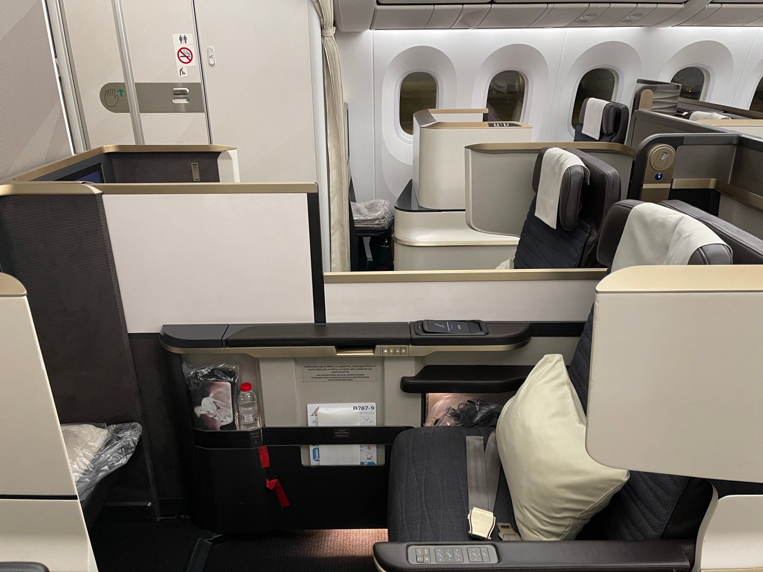 Golden Falcon Way: Gulf Air GF165 787-9 BAH – SIN Falcon Gold Business ...