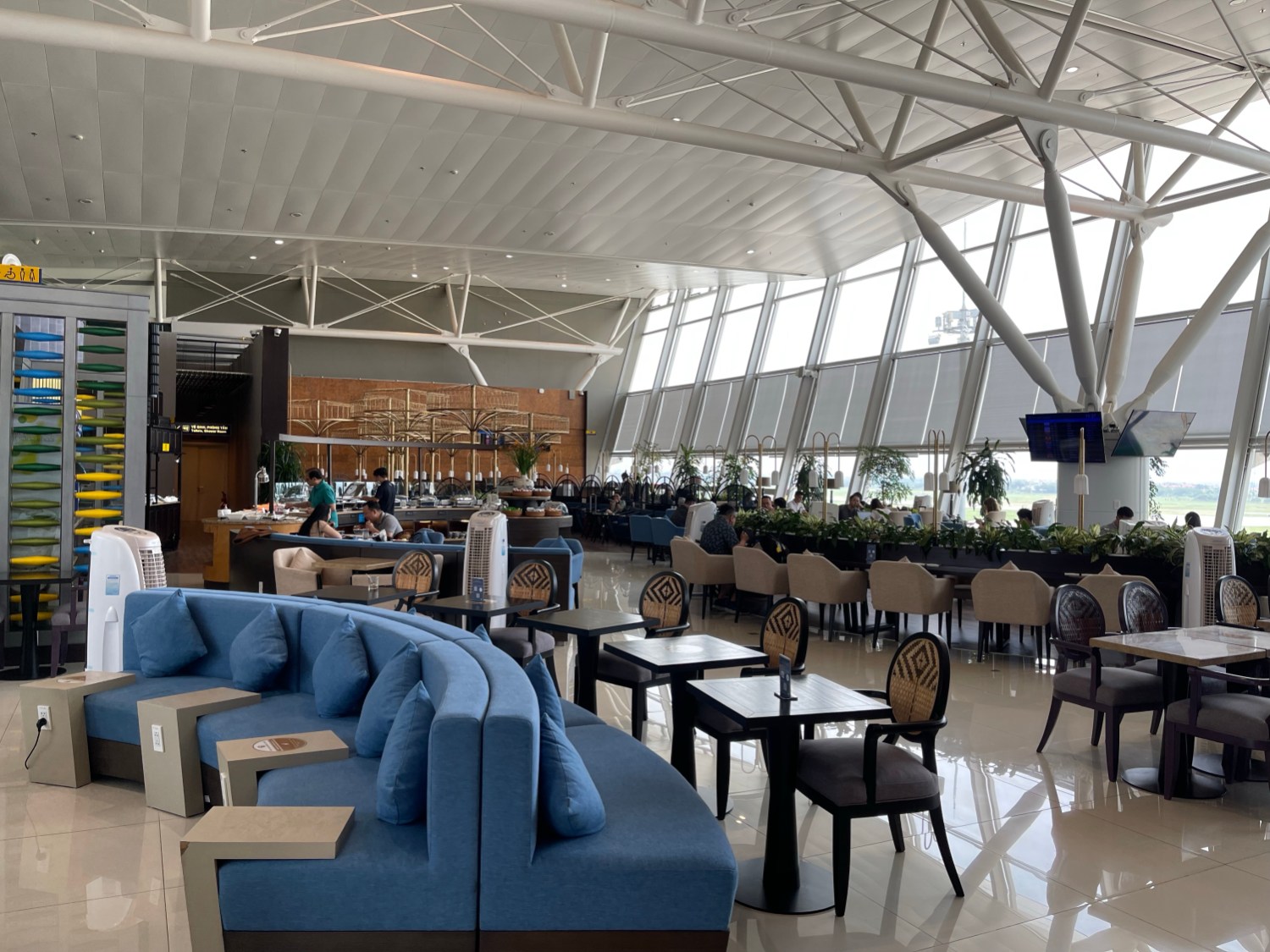 Spontaneous: Song Hong Premium Lounge Hanoi Noi Bai International ...