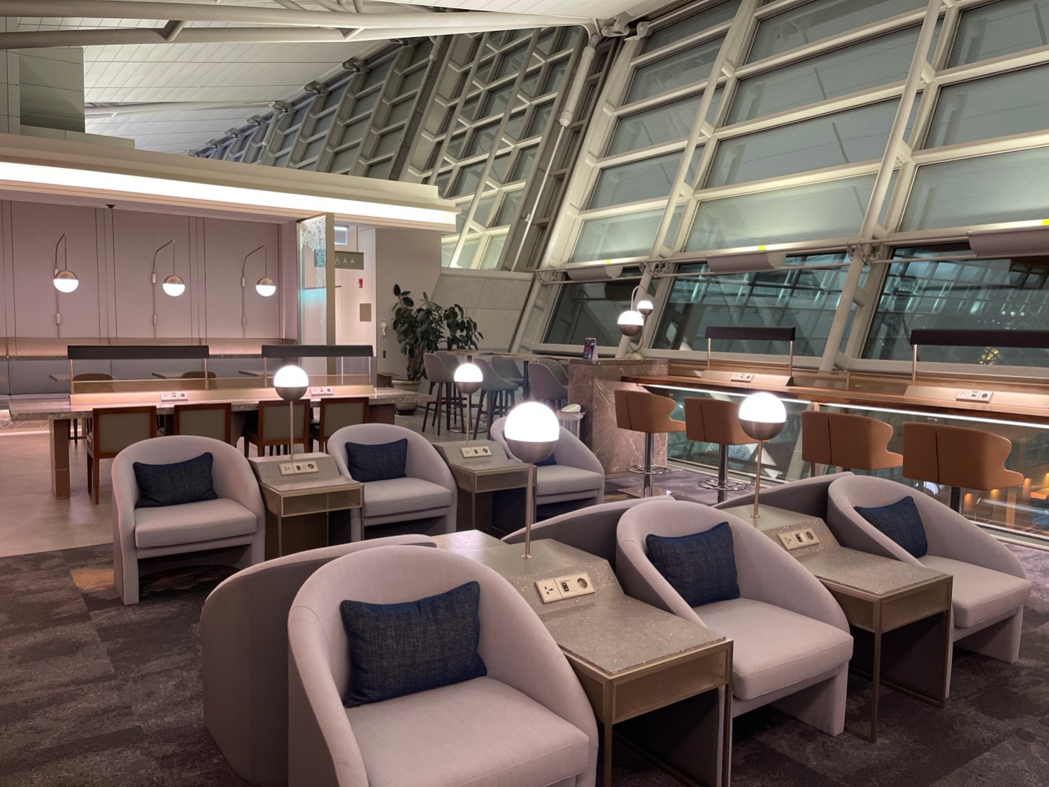 The Stopover: Singapore Airlines SilverKris Lounge Seoul Incheon ...
